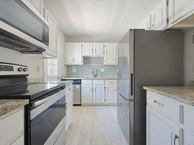 condo with 2 bedroom, Hudson MA ES105094065