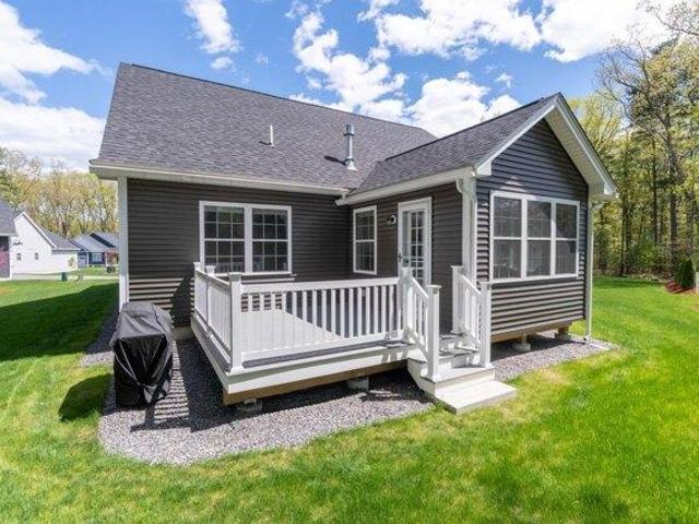 condo with 2 bedroom, Hudson NH ES103018029