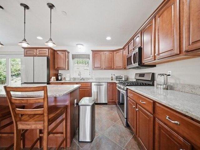 condo with 2 bedroom, Hudson NH ES104409228