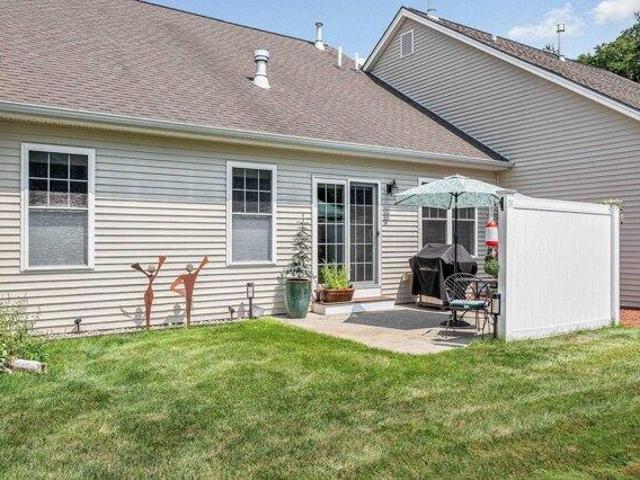 condo with 2 bedroom, Hudson NH ES104853644