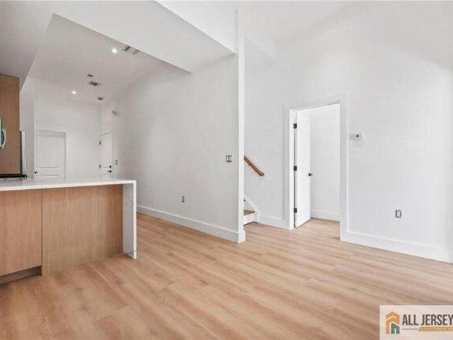 condo with 2 bedroom, Jersey City NJ ES104376670
