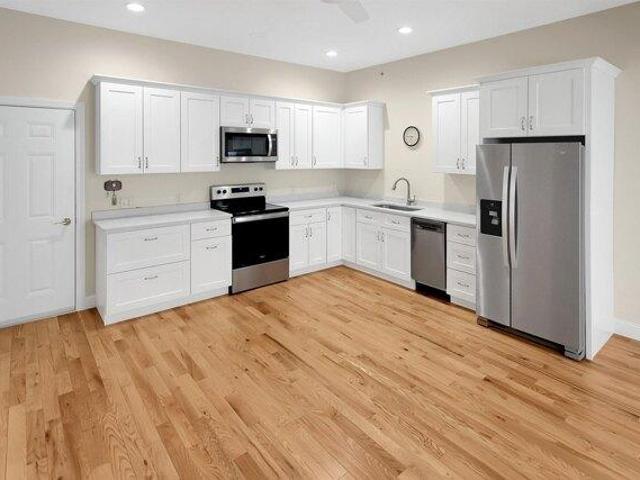 condo with 2 bedroom, Kingston NH DS102633340