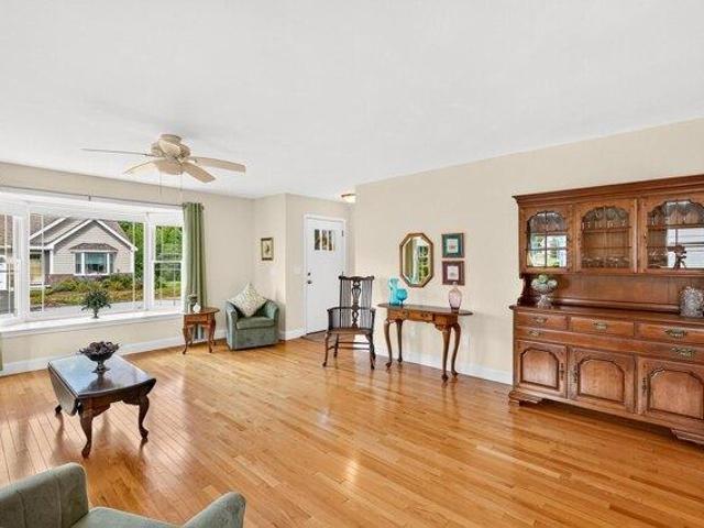 condo with 2 bedroom, Kingston NH ES105172952
