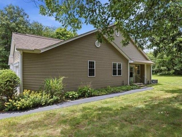 condo with 2 bedroom, Lancaster MA ES104375161