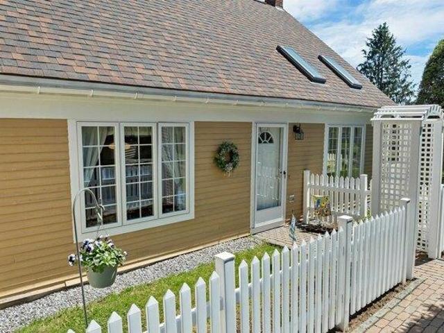 condo with 2 bedroom, Laconia NH DS102257151