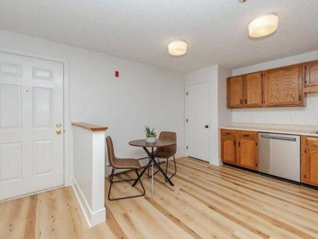 condo with 2 bedroom, Laconia NH DS102728275