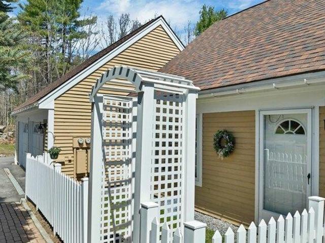 condo with 2 bedroom, Laconia NH ES103223915