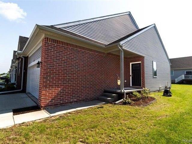 condo with 2 bedroom, Lapeer MI DLS92945808