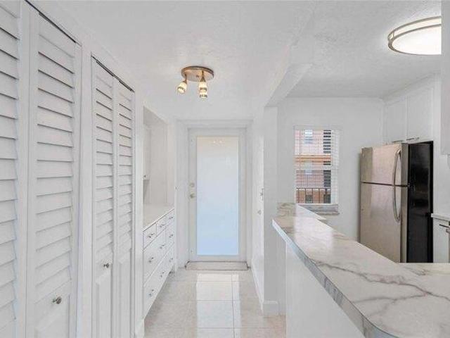 condo with 2 bedroom, Lauderdale Lakes FL ES104899474