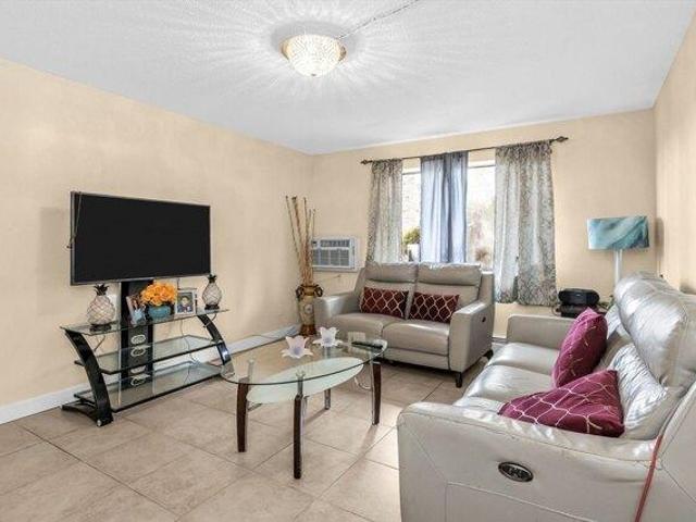 condo with 2 bedroom, Lawrence MA ES104761685