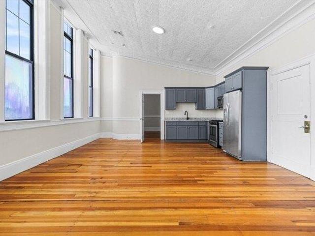 condo with 2 bedroom, Lawrence MA ES105206360