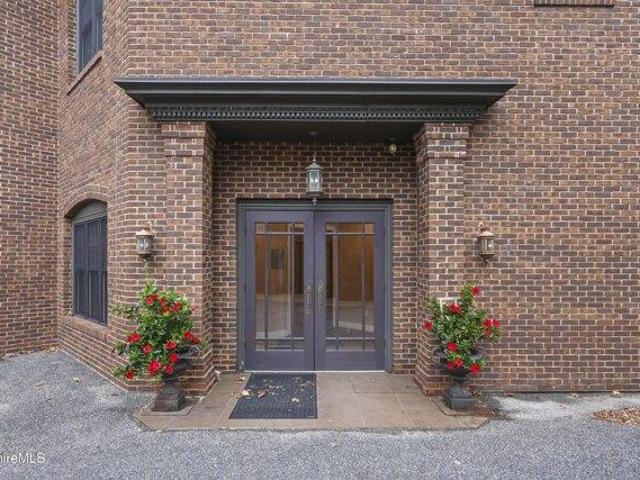 condo with 2 bedroom, Lenox MA DLS102592343