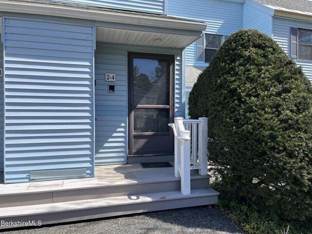 condo with 2 bedroom, Lenox MA DS102708298