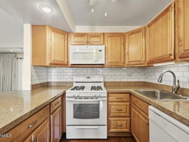condo with 2 bedroom, Lenox MA DS103774298