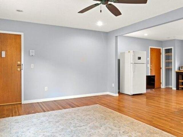 condo with 2 bedroom, Lenox MA ES105041301