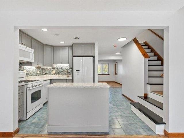 condo with 2 bedroom, Leominster MA DLS103101718