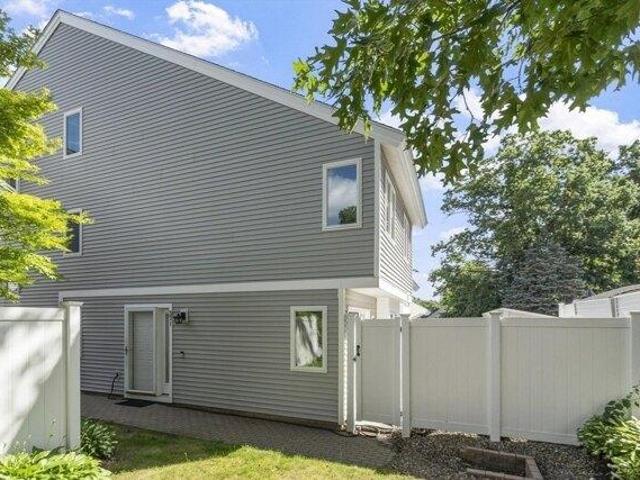 condo with 2 bedroom, Leominster MA ES103851759