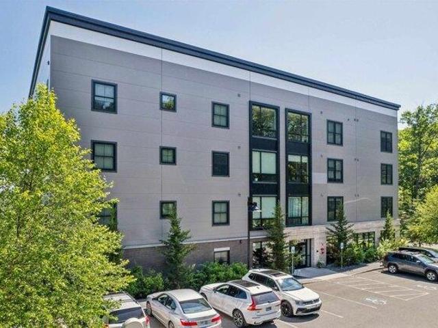 condo with 2 bedroom, Lebanon NH ES104192610
