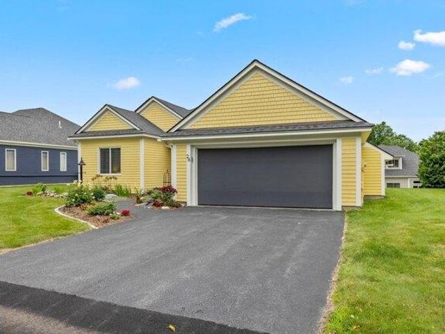 condo with 2 bedroom, Lebanon NH ES104605893