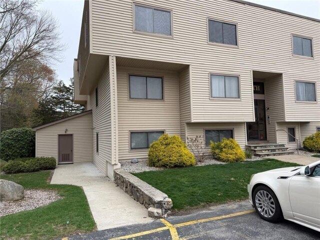 condo with 2 bedroom, Lincoln RI DS103074103