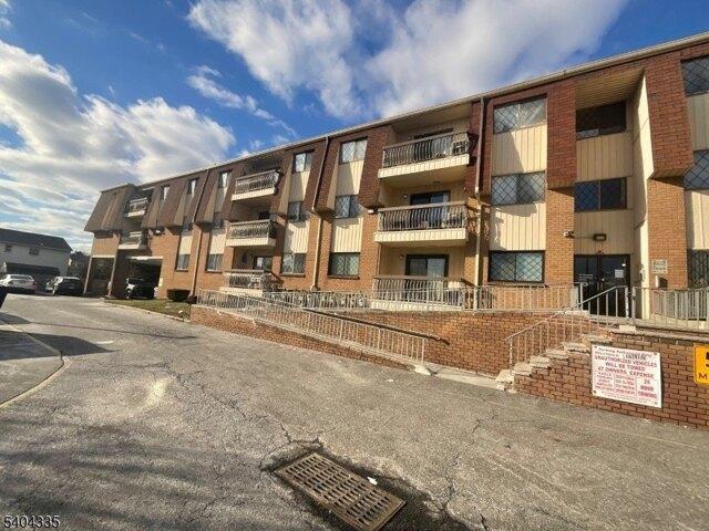 condo with 2 bedroom, Linden NJ DS102562292