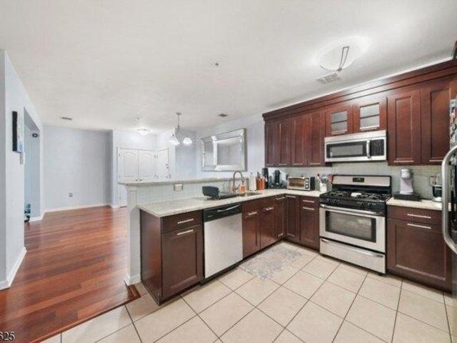 condo with 2 bedroom, Linden NJ ES104852322