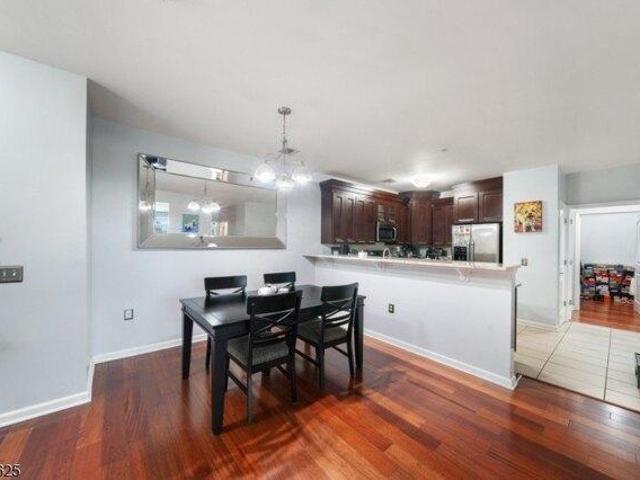 condo with 2 bedroom, Linden NJ ES105232309