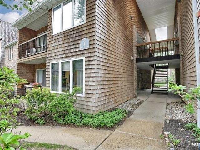 condo with 2 bedroom, Little Falls NJ ES104446050