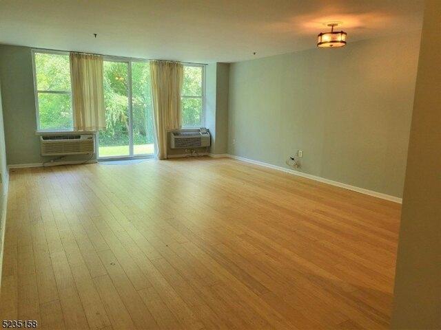 condo with 2 bedroom, Little Falls NJ ES104921116