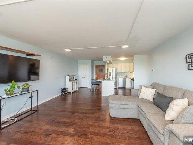 condo with 2 bedroom, Little Falls NJ ES105176323