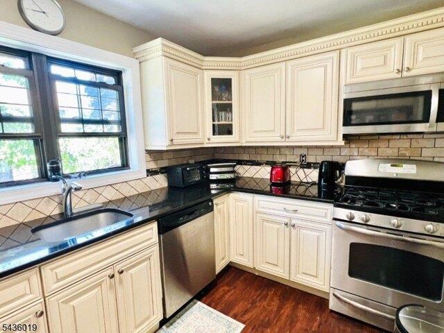condo with 2 bedroom, Little Falls NJ ES105204540