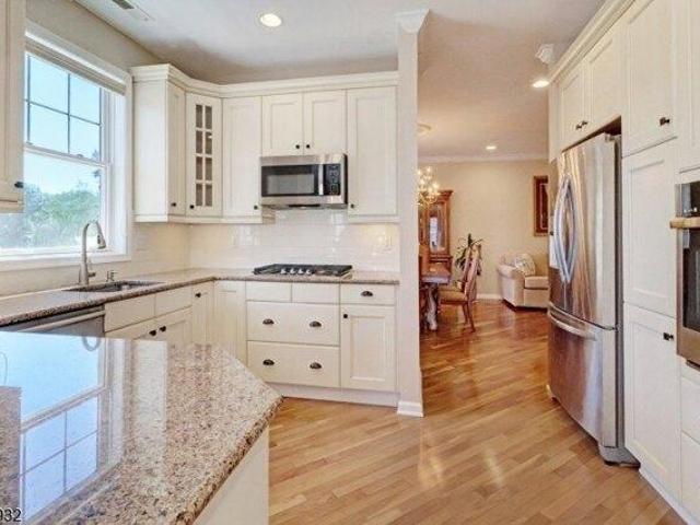 condo with 2 bedroom, Livingston NJ ES104152168