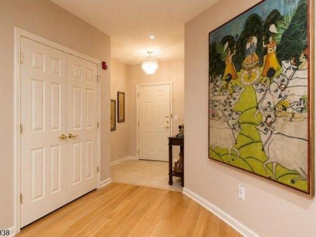 condo with 2 bedroom, Livingston NJ ES104808798