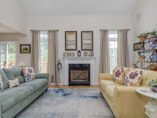 condo with 2 bedroom, Londonderry NH ES103019228
