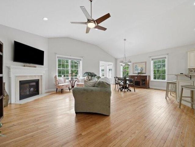 condo with 2 bedroom, Londonderry NH ES103496294