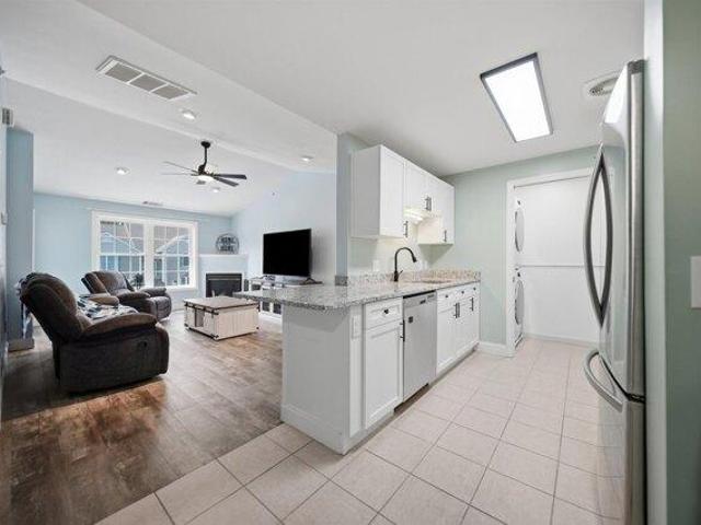 condo with 2 bedroom, Londonderry NH ES105229101