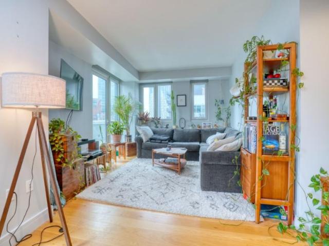 condo with 2 bedroom, LONG ISLAND CITY NY DS99852837
