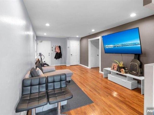 condo with 2 bedroom, Lodi NJ DLS102800608