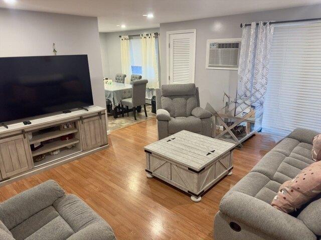 condo with 2 bedroom, Lowell MA DS102584904