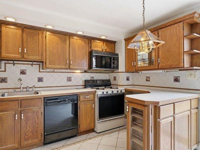 condo with 2 bedroom, Lowell MA DS103548467