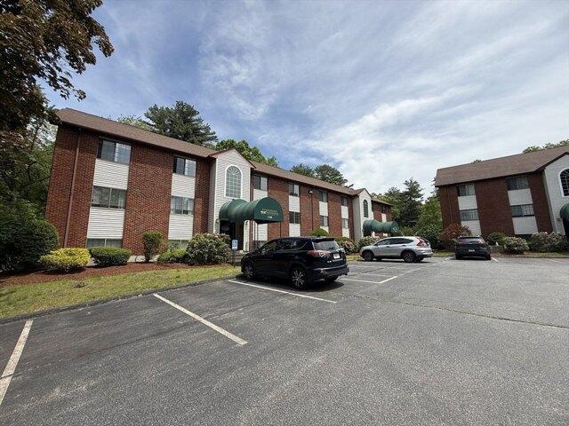 condo with 2 bedroom, Lowell MA ES102922392