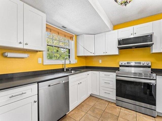 condo with 2 bedroom, Lowell MA ES103500435