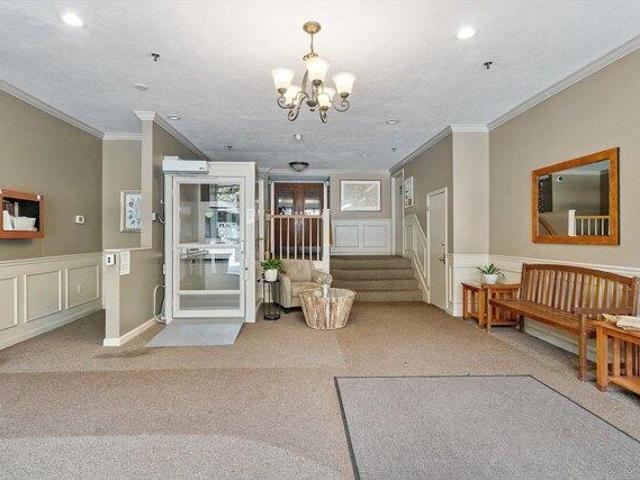 condo with 2 bedroom, Lowell MA ES103072428