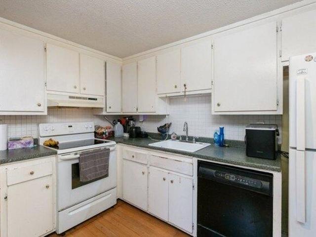 condo with 2 bedroom, Lowell MA ES104607734