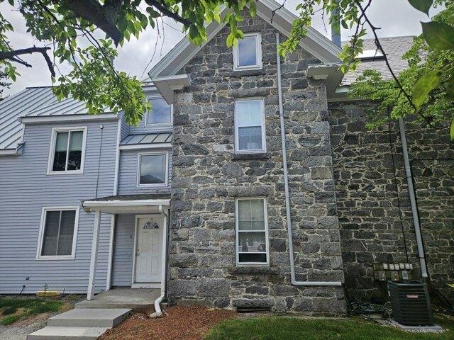 condo with 2 bedroom, Lowell MA ES104811101