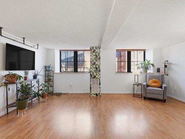 condo with 2 bedroom, Lowell MA ES104331131