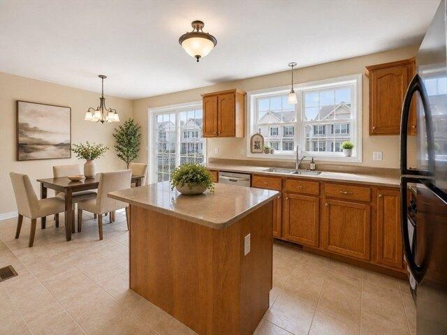 condo with 2 bedroom, Lowell MA ES105080103