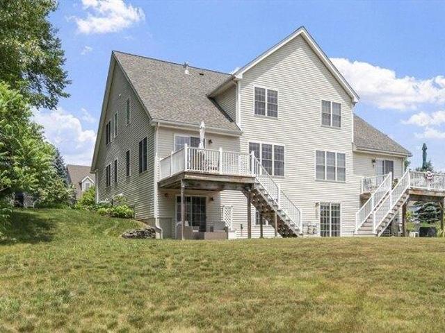 condo with 2 bedroom, Lunenburg MA ES104010447