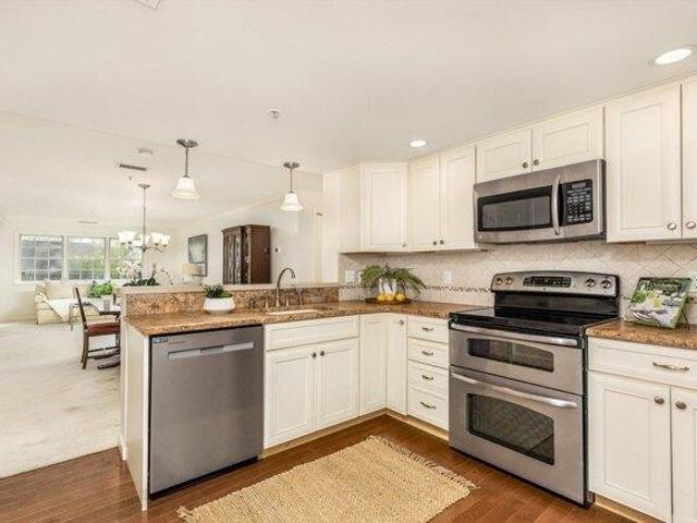 condo with 2 bedroom, m MA DS102314885
