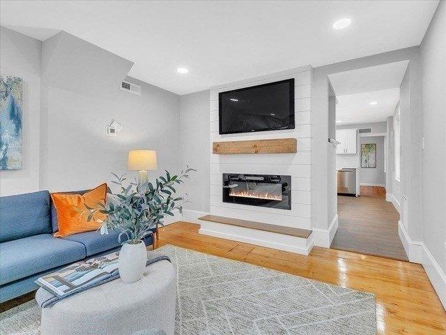 condo with 2 bedroom, m MA DS103070461